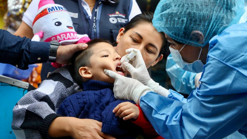 Vacunación Contra Polio Y Sarampión Llega A Los Lugares Más Alejados De